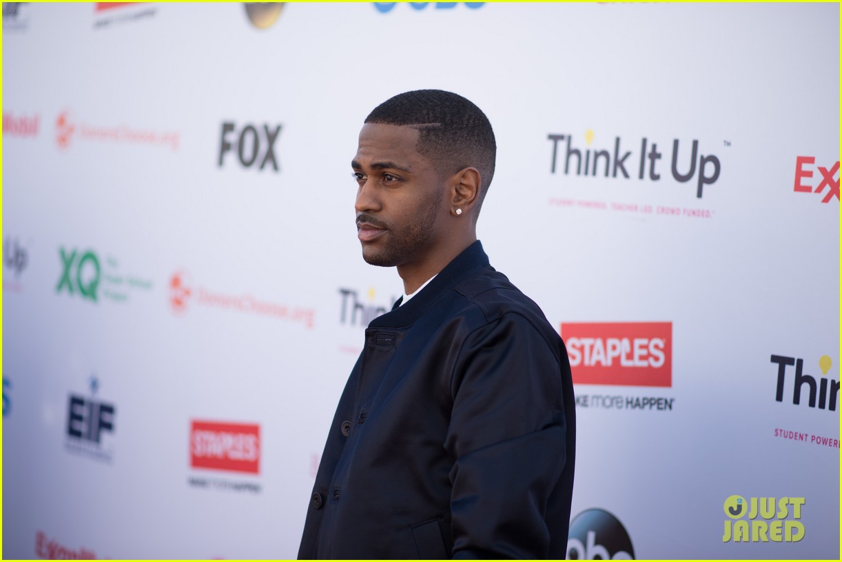 Taylor Lautner Makes The Crowd Go Wild At 'Think It Up' Telecast: Photo ...