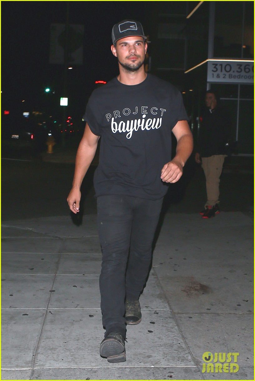 Taylor Lautner Will Appear at the 'Think It Up' Live Telecast: Photo ...