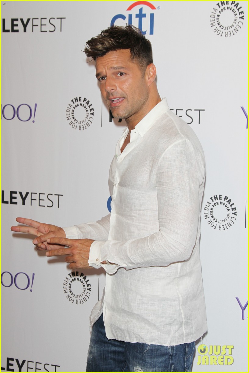 Ricky Martin Gets Ready For the Season Premiere of 'La Banda': Photo ...