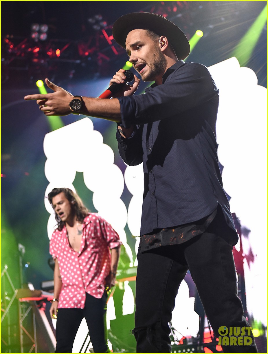 One Direction Kick Off Apple Music Festival 2015 In London: Photo ...