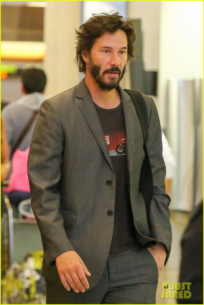 Keanu Reeves Steps Out on His 51st Birthday: Photo 3451327 | Keanu ...