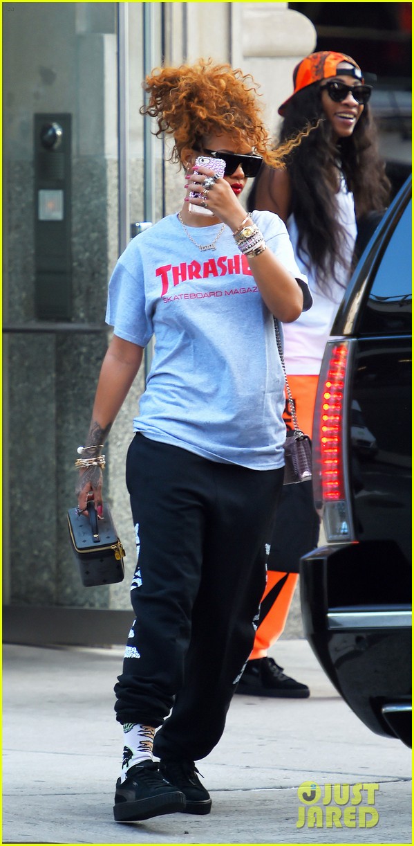 Rihanna's Rumored Love Interest Lewis Hamilton Speaks to Dating Rumors ...