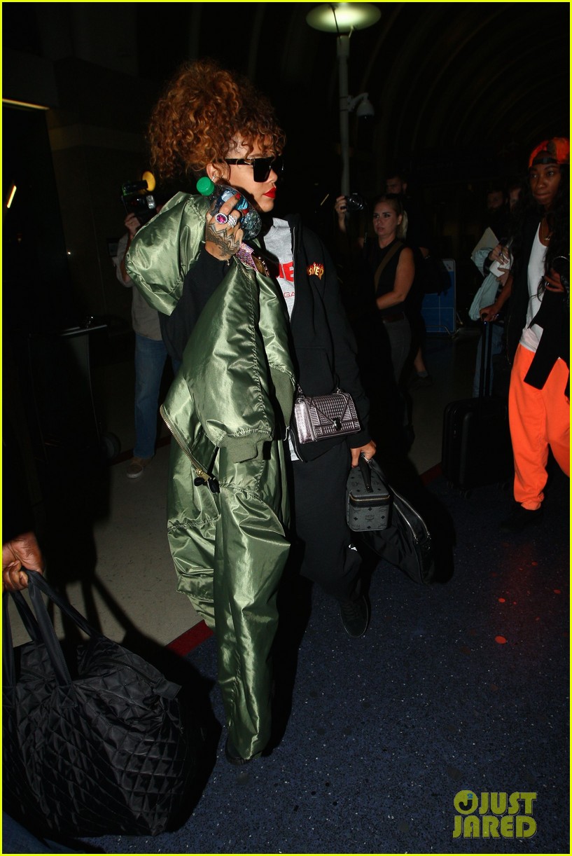 Rihanna's Rumored Love Interest Lewis Hamilton Speaks to Dating Rumors ...