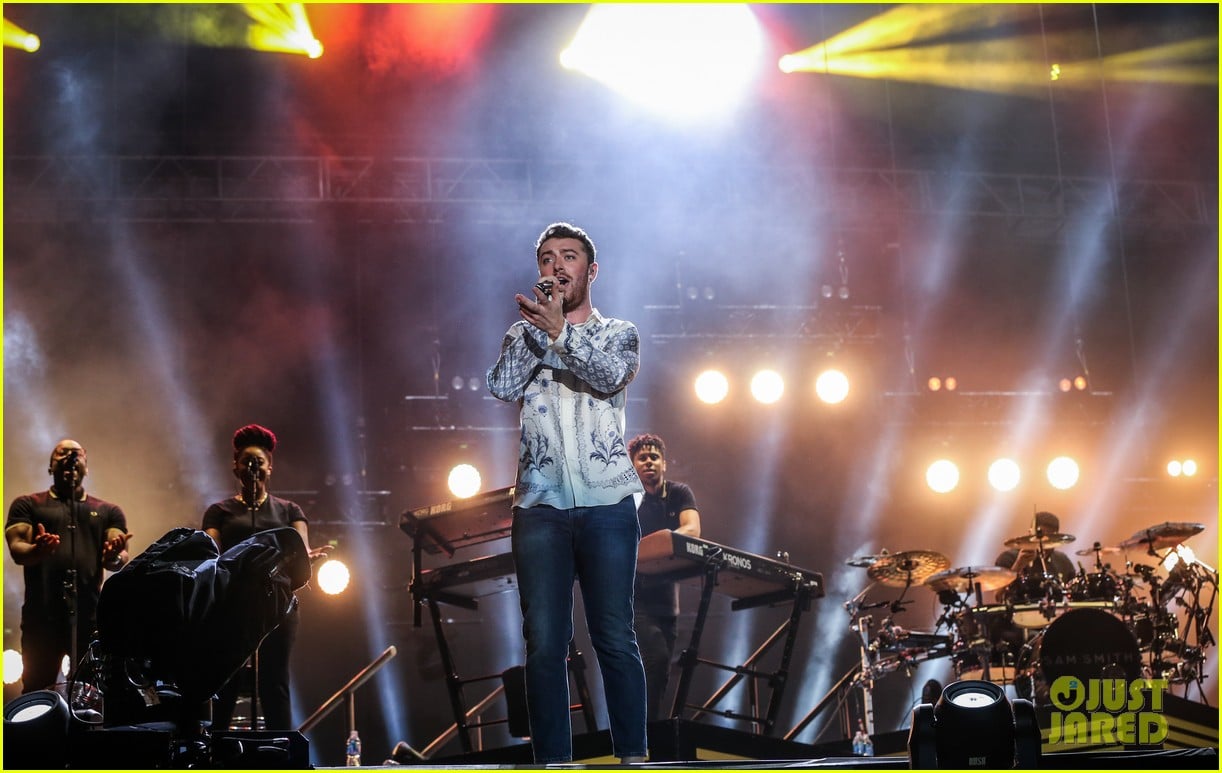 Sam Smith Rocks Out In Rio To Rihanna: Photo 3472087 | Photos | Just ...