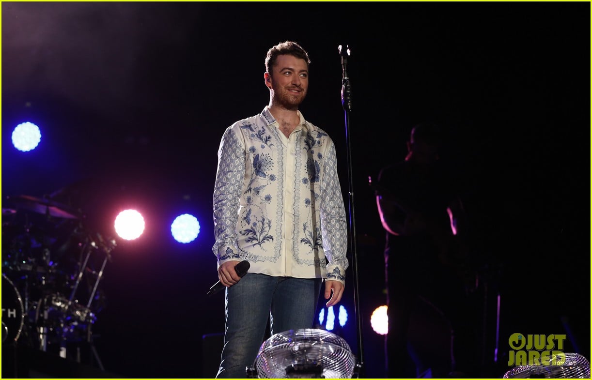 Sam Smith Rocks Out In Rio To Rihanna: Photo 3472094 | Photos | Just ...