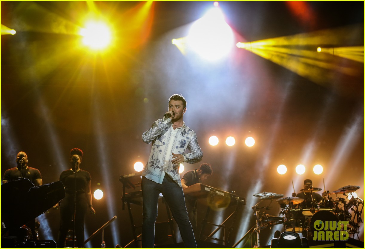 Sam Smith Rocks Out In Rio To Rihanna: Photo 3472105 | Photos | Just ...
