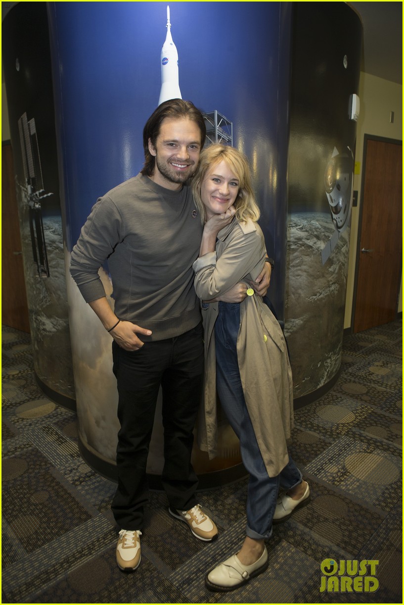 Sebastian Stan Gets NASA Expierence At 'Martian' Screening with ...