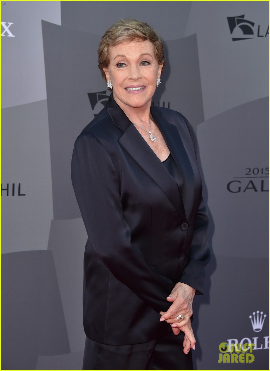 Hilary Swank & Bryce Dallas Howard Get Glam For L.A. Philharmonic's ...