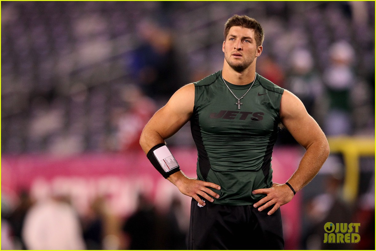Tim Tebow Cut from the Philadelphia Eagles: Photo 3453363 | Photos | Just Jared: Celebrity News ...