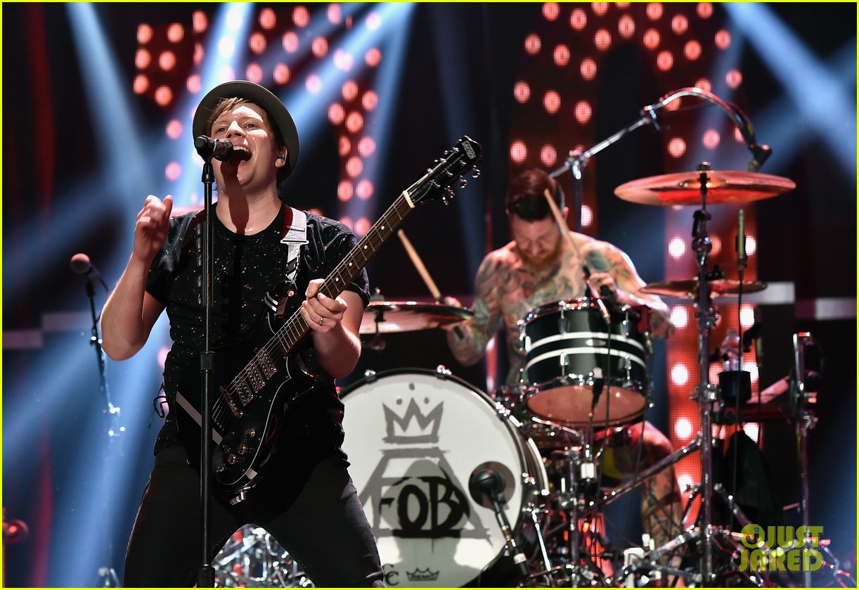 The Weeknd & Big Sean Bring the House Down at iHeartRadio Music ...