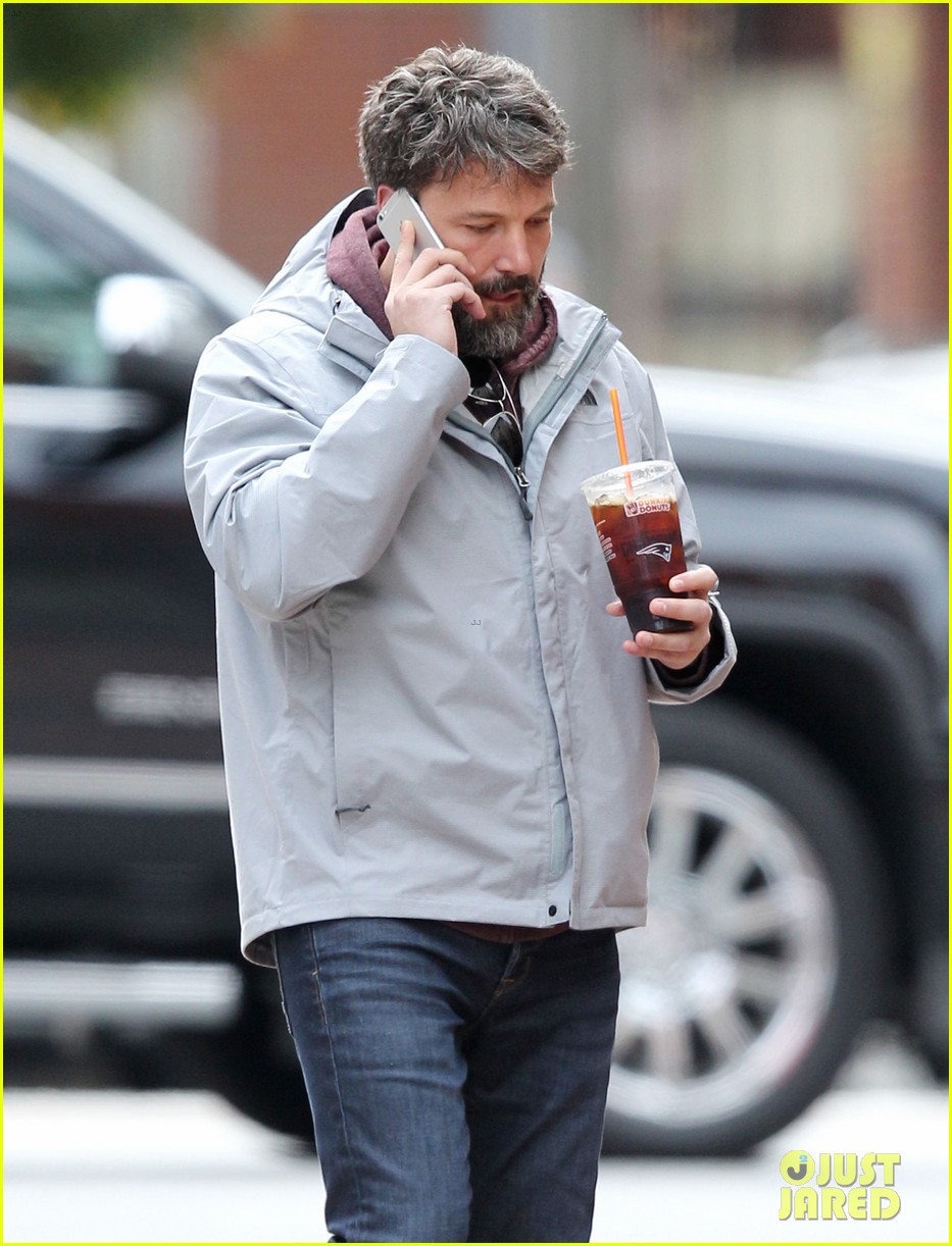 Ben Affleck Sports Bushy Beard in Boston: Photo 3475892 | Ben Affleck ...