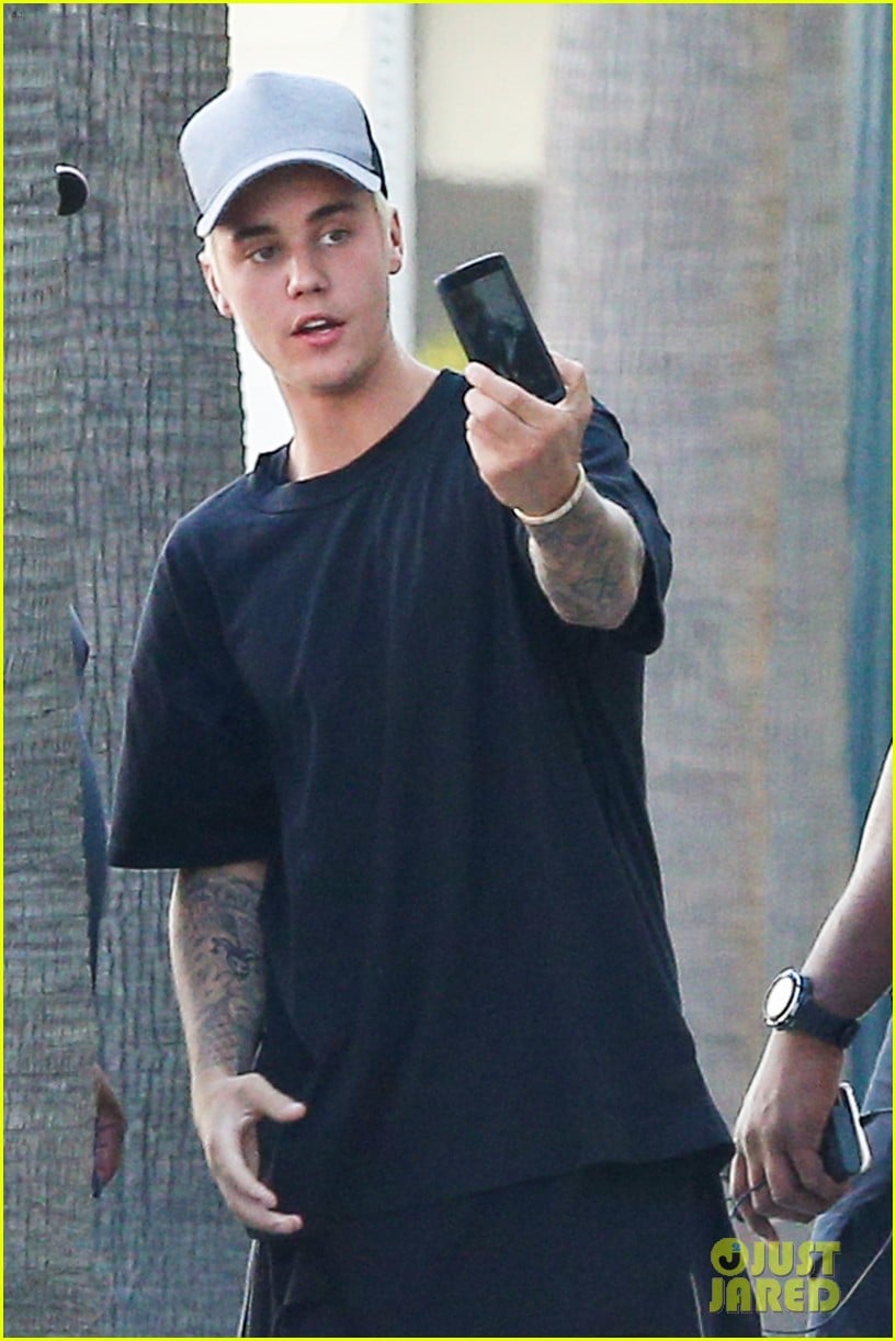 Justin Bieber Steps Out After NSFW Photos Surface: Photo 3479192 ...
