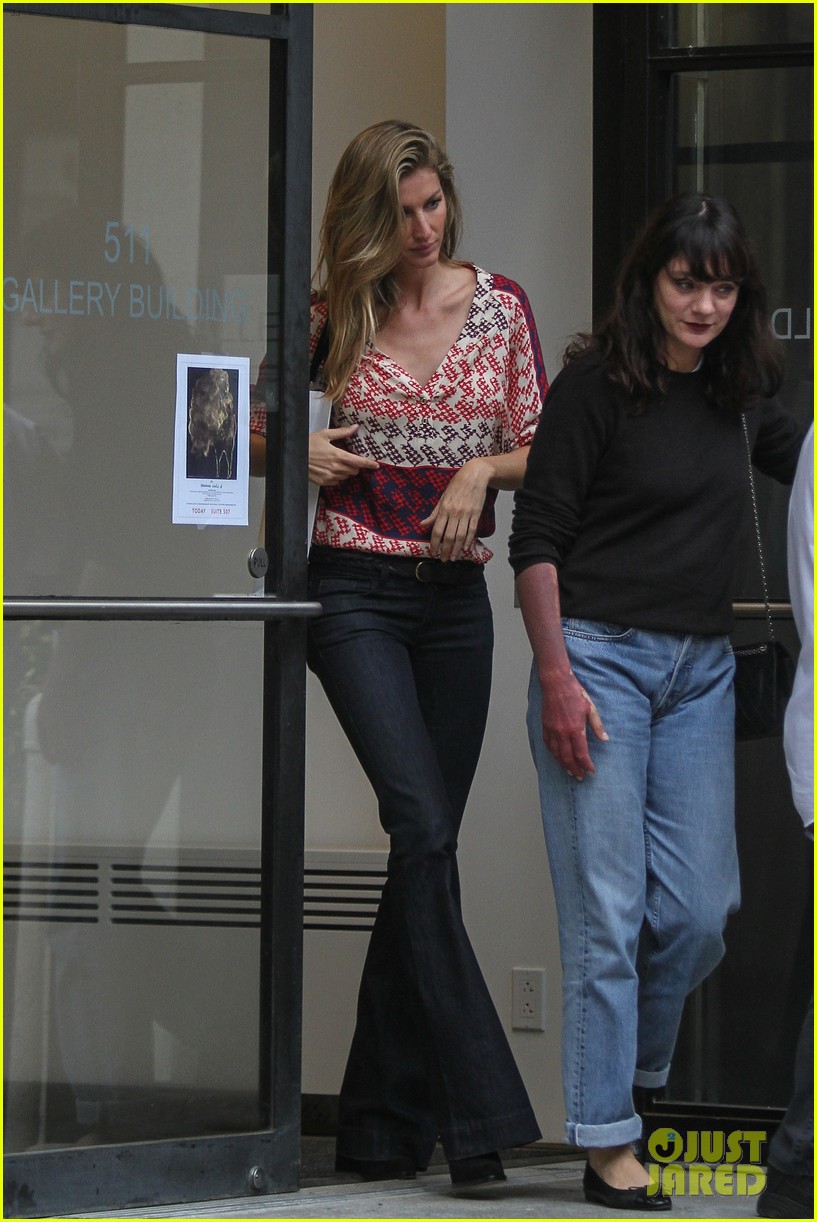 Gisele Bundchen Is Releasing a New Book That Costs $700: Photo 3475481 ...