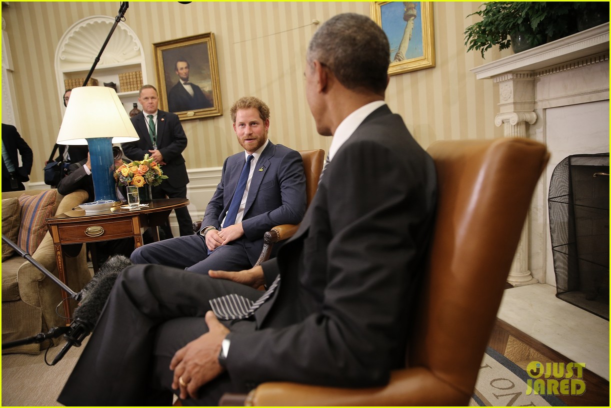 Prince Harry Meets With President Obama in the Oval Office: Photo ...