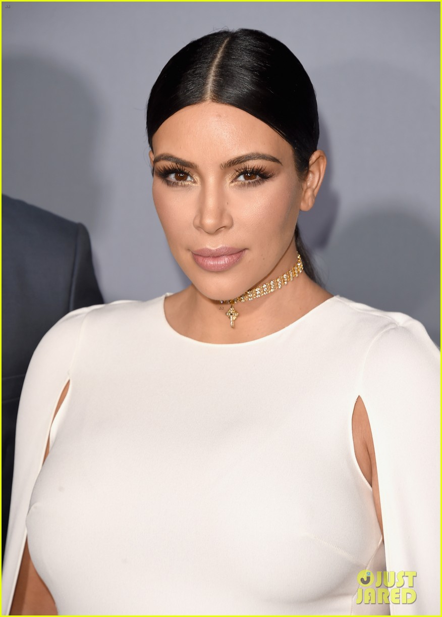 Pregnant Kim Kardashian's Baby Bump Is Prominent in Form-Fitting White ...