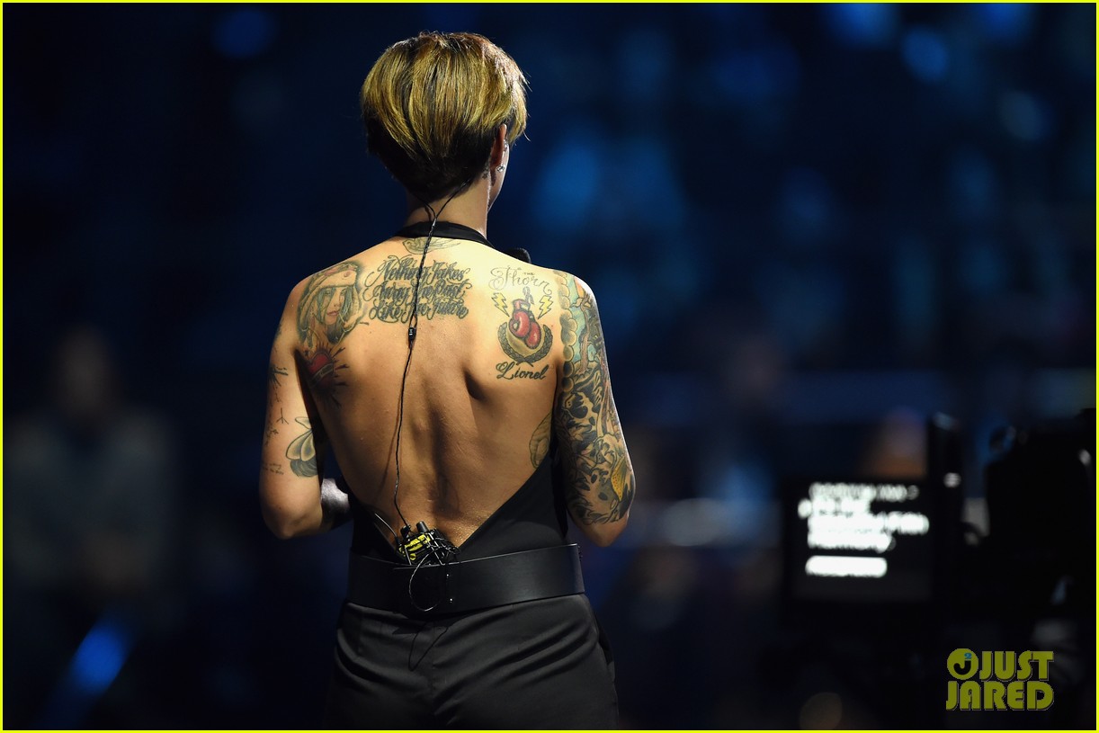 Ruby Rose Changes Up Her Look Multiple Times at the MTV EMAs 2015 ...