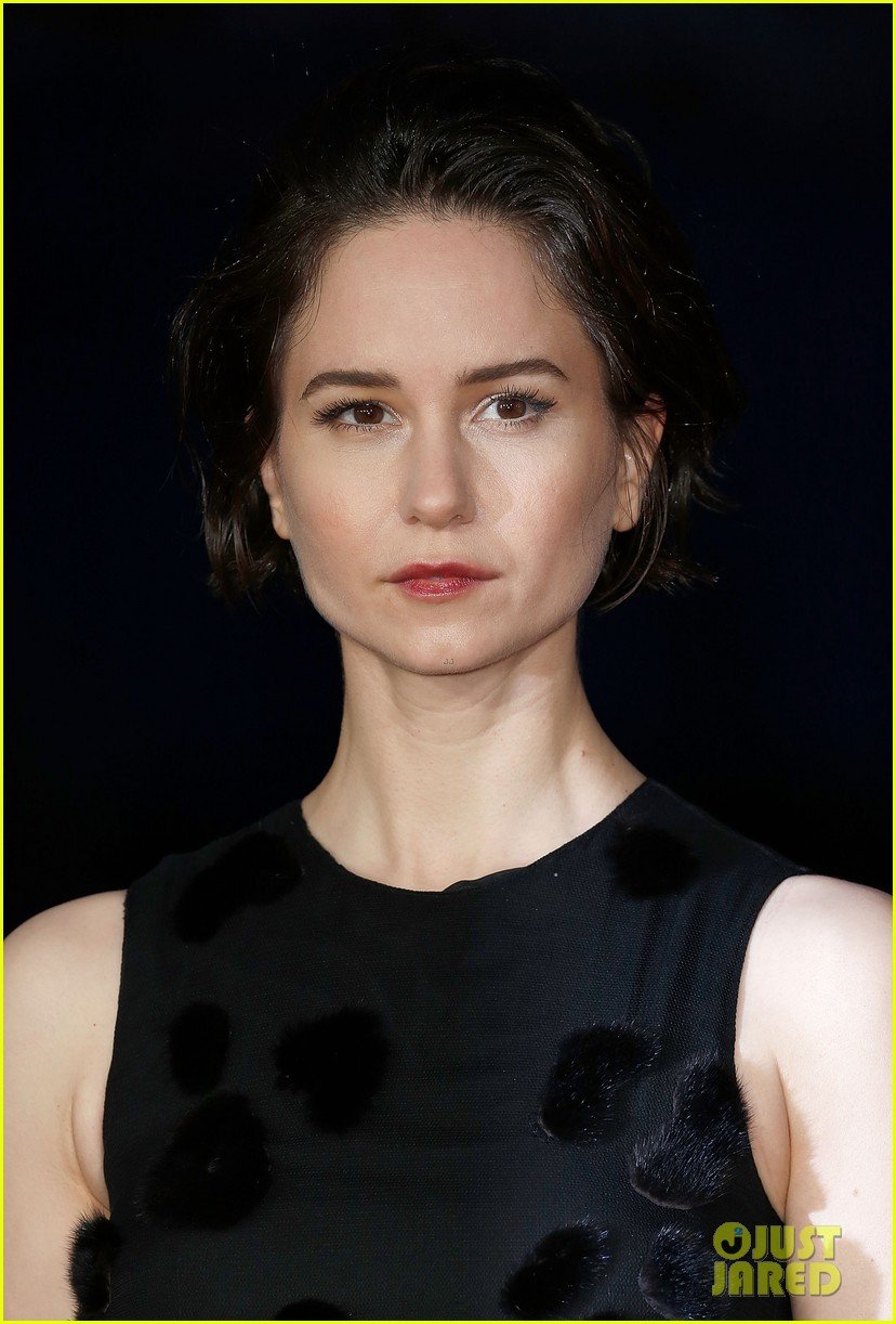 Steve Jobs' Katherine Waterston Didn't Want to Be a Child Actor: Photo ...