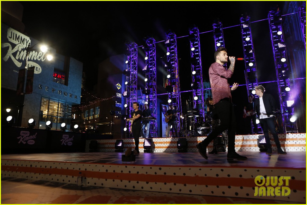 One Direction Completely Shut Down Hollywood Boulevard For 'Jimmy ...