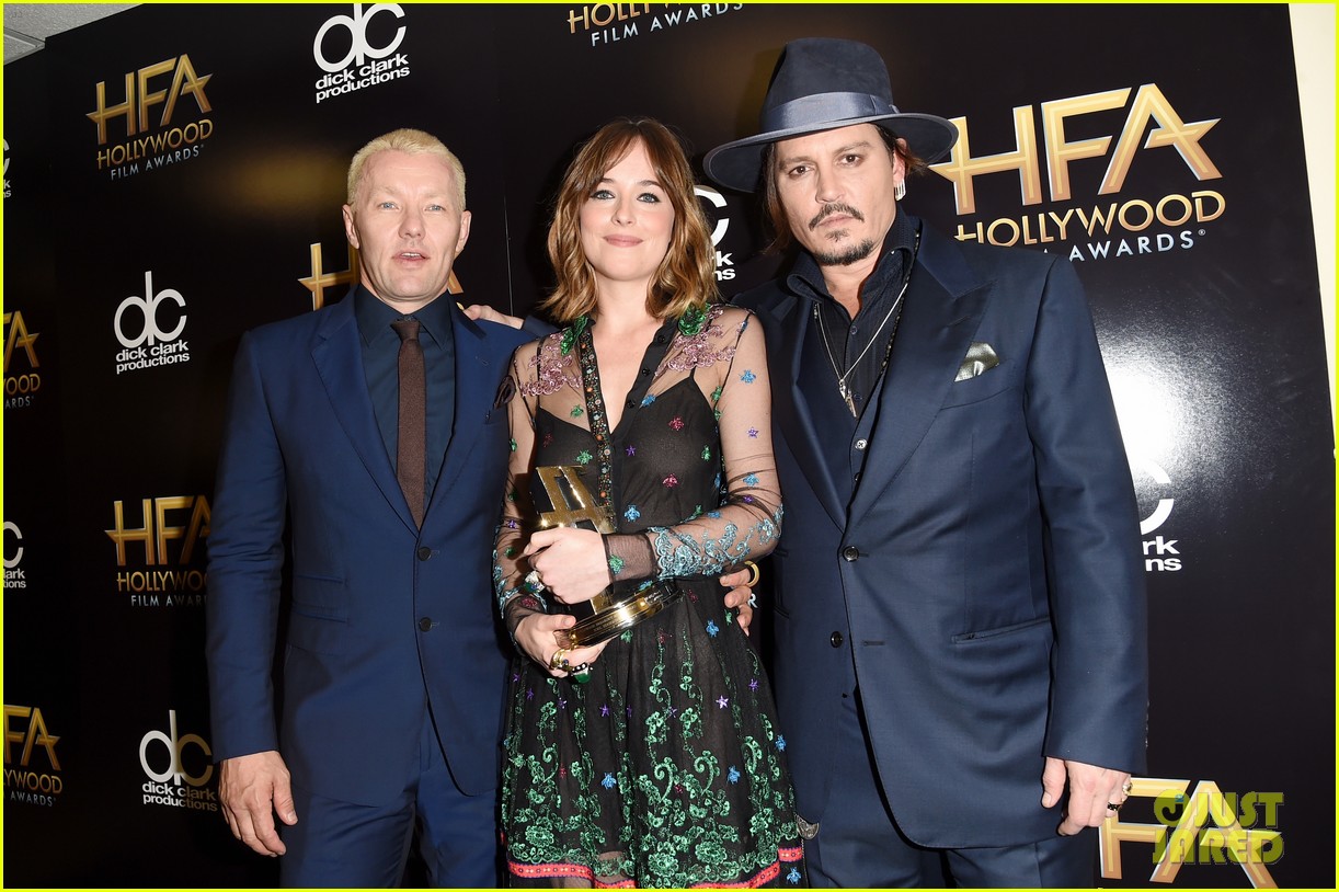 Dakota Johnson Joins Johnny Depp & Amber Heard at Hollywood Film Awards ...