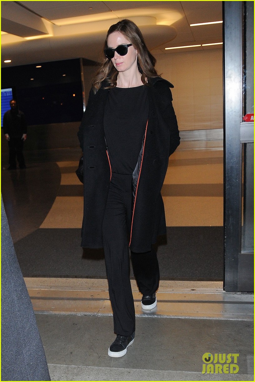 Emily Blunt Is Red Hot on the Award Season Campaign Trail!: Photo ...