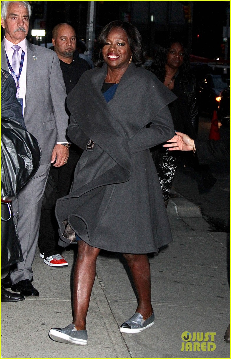Viola Davis Says 'In My Brain, I Always Feel Like Loser': Photo 3507626 ...