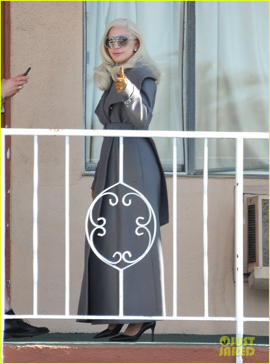 Lady Gaga Makes Out with Finn Wittrock on 'AHS: Hotel' Set!: Photo ...