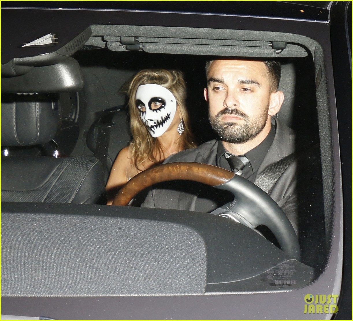 Jennifer Aniston Sports a Scary Mask for Halloween 2015: Photo 3497102 ...
