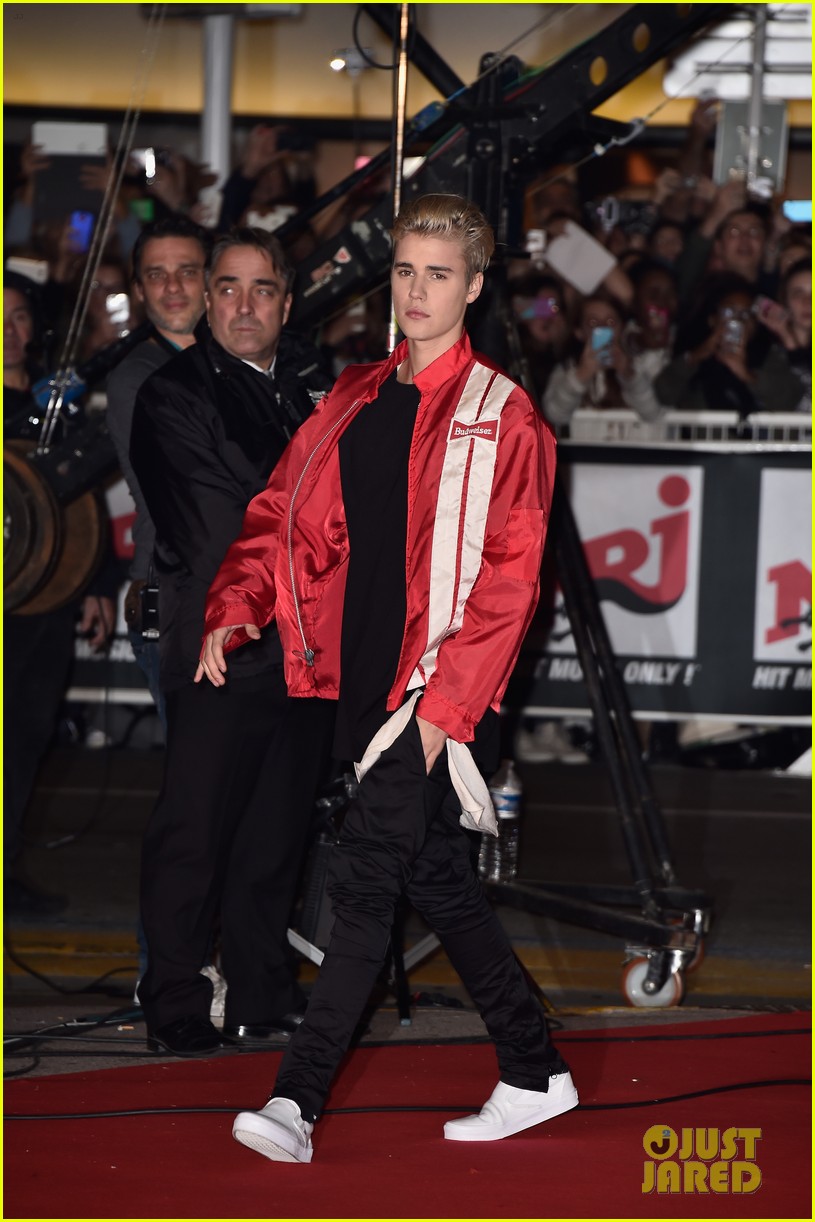 Justin Bieber Joins Ellie Goulding At NRJ Music Awards in France: Photo ...