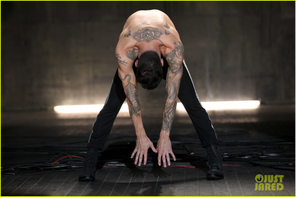 Adam Levine Debuts Giant New Back Tattoo of a Mermaid!: Photo 3509355 ...