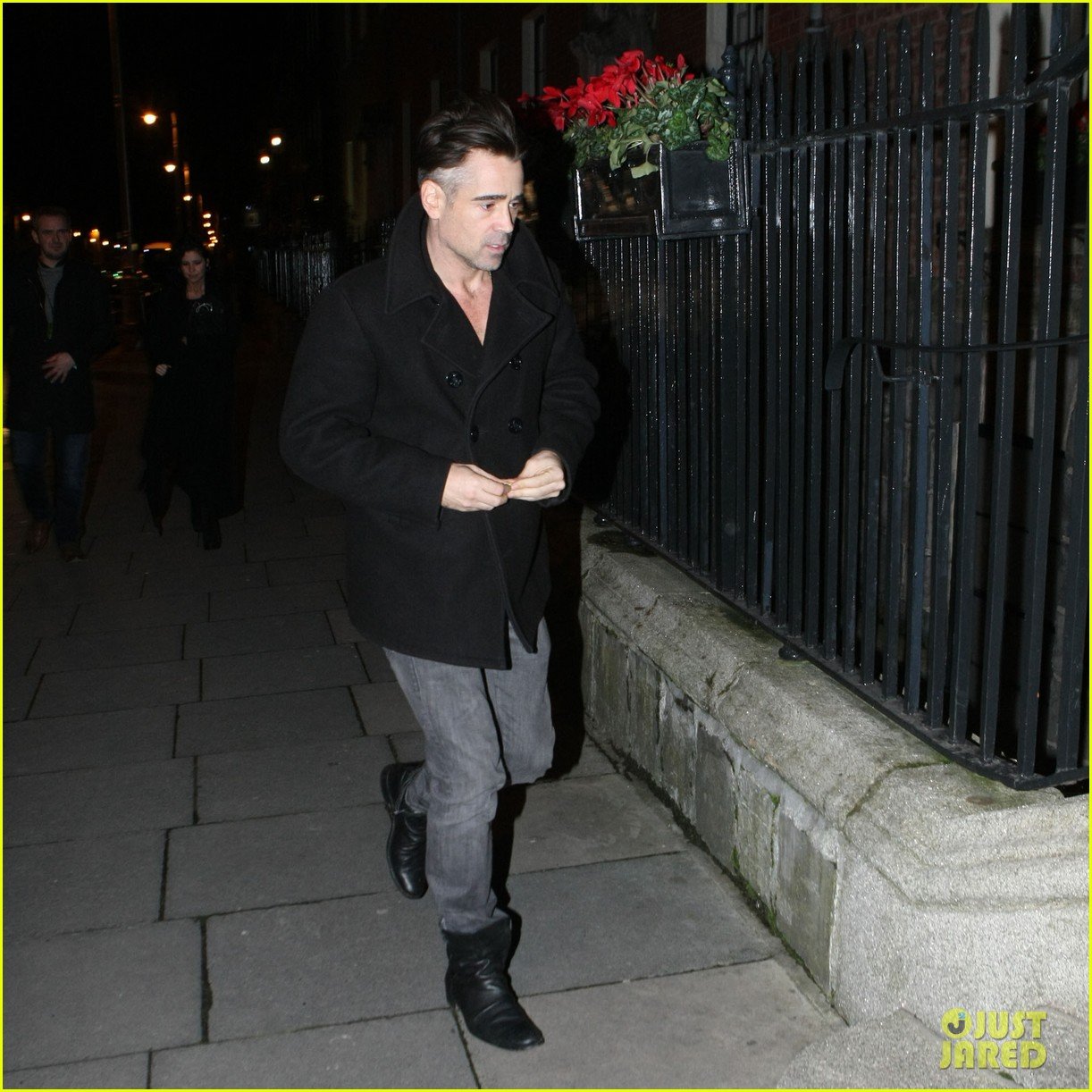 Matt Damon & Colin Farrell Hit Up the U2 Concert in Dublin: Photo ...