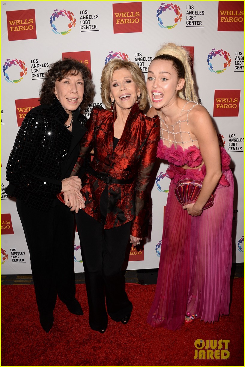 Miley Cyrus Channels a Pink Floral Mermaid at LGBT Center Vanguard ...