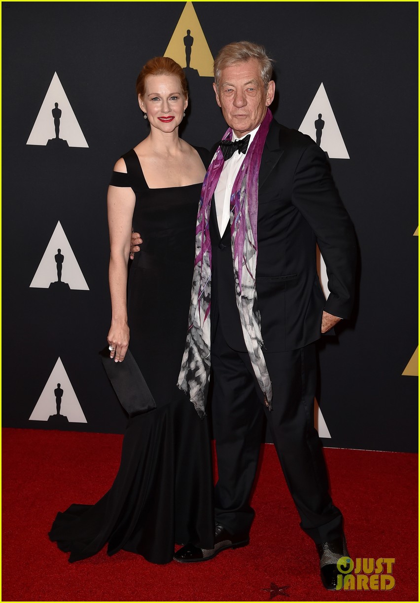 Helen Mirren Makes a Fierce Entrance at Governors Awards 2015: Photo ...