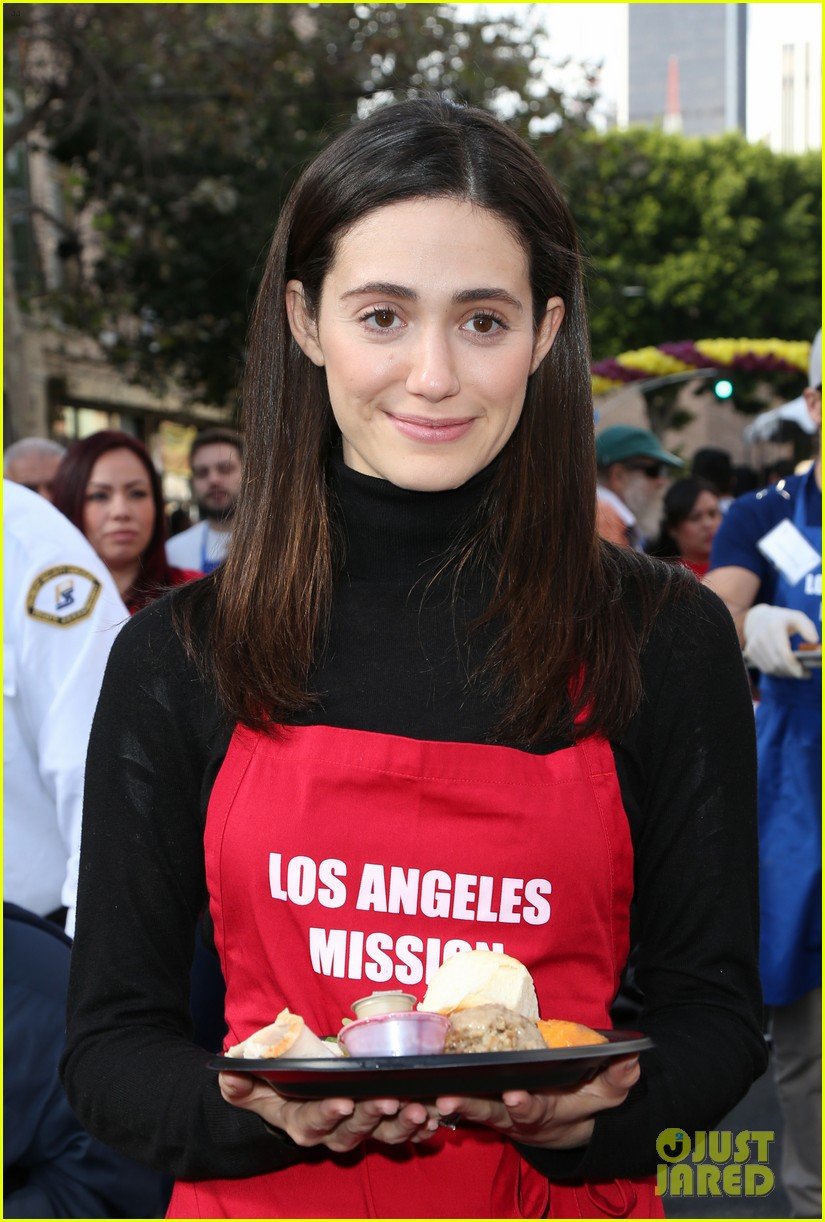 Emmy Rossum Serves Up Thanksgiving Meals to the Homeless : Photo ...