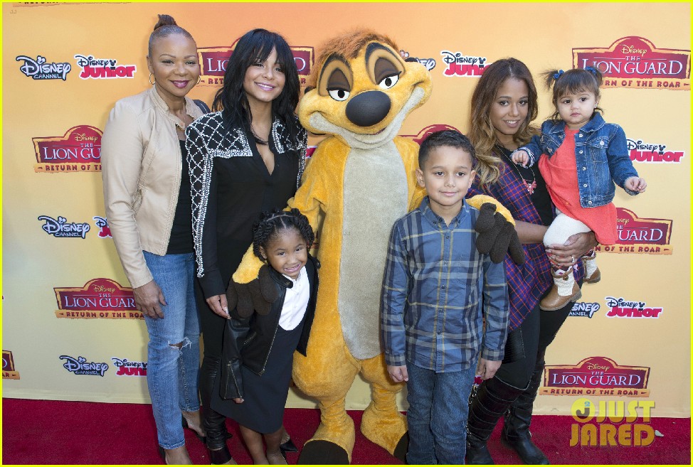 Sarah Hyland & Ariel Winter Hit Up 'The Lion Guard: Return Of the Roar ...