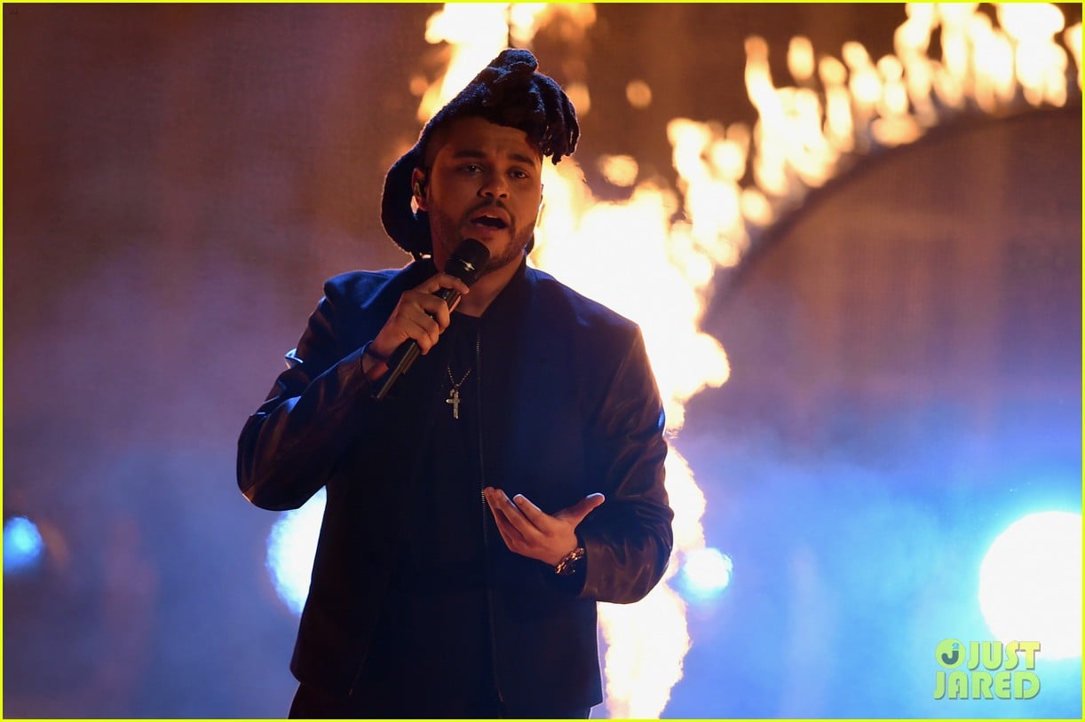 The Weeknd Sets the AMAs 2015 on Fire with 'The Hills' (Video): Photo ...