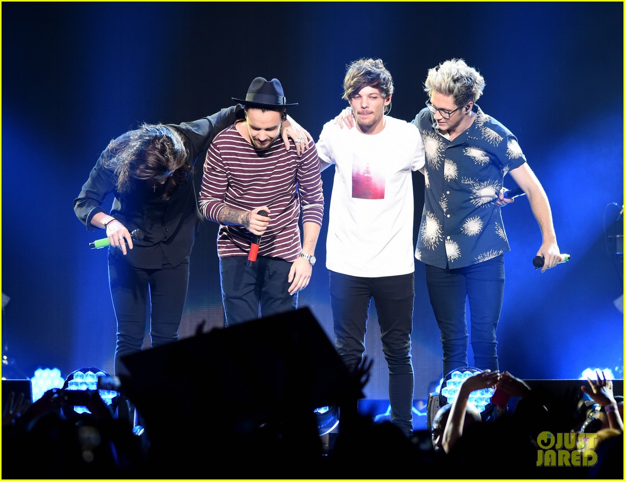 Photo: one direction 5sos jingle ball dallas performance pics 01 ...