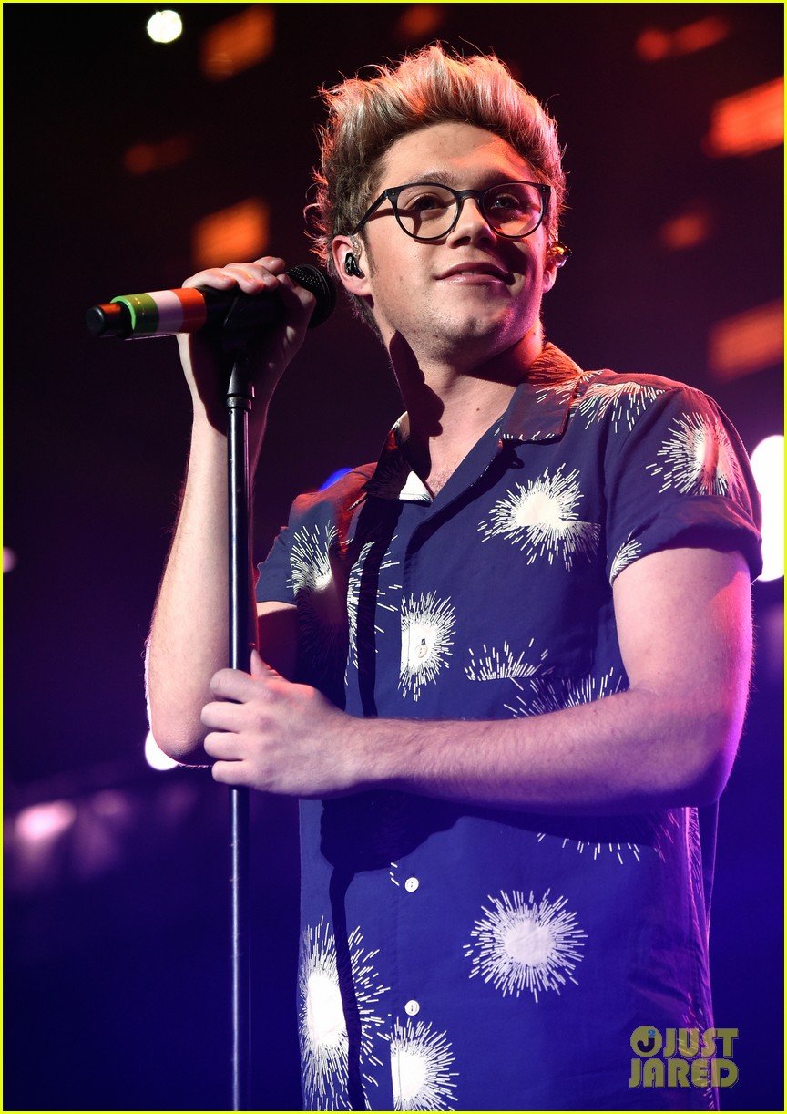 One Direction & 5 Seconds Of Summer Hit Up Jingle Ball Dallas 2015 ...