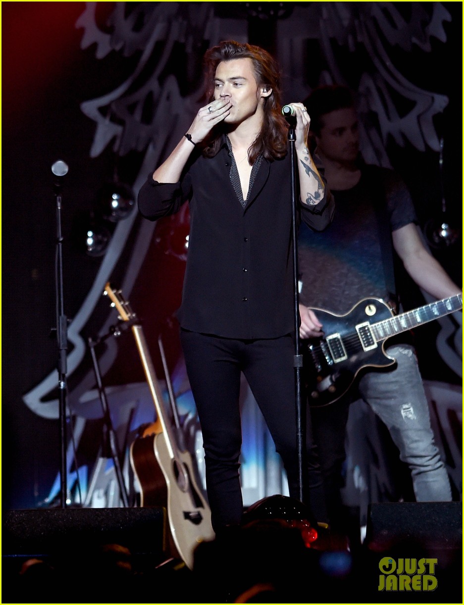 One Direction & 5 Seconds Of Summer Hit Up Jingle Ball Dallas 2015 ...