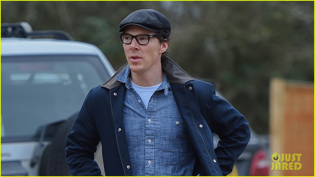 Benedict Cumberbatch Grabs Lunch with His Parents Ahead of the Holiday ...