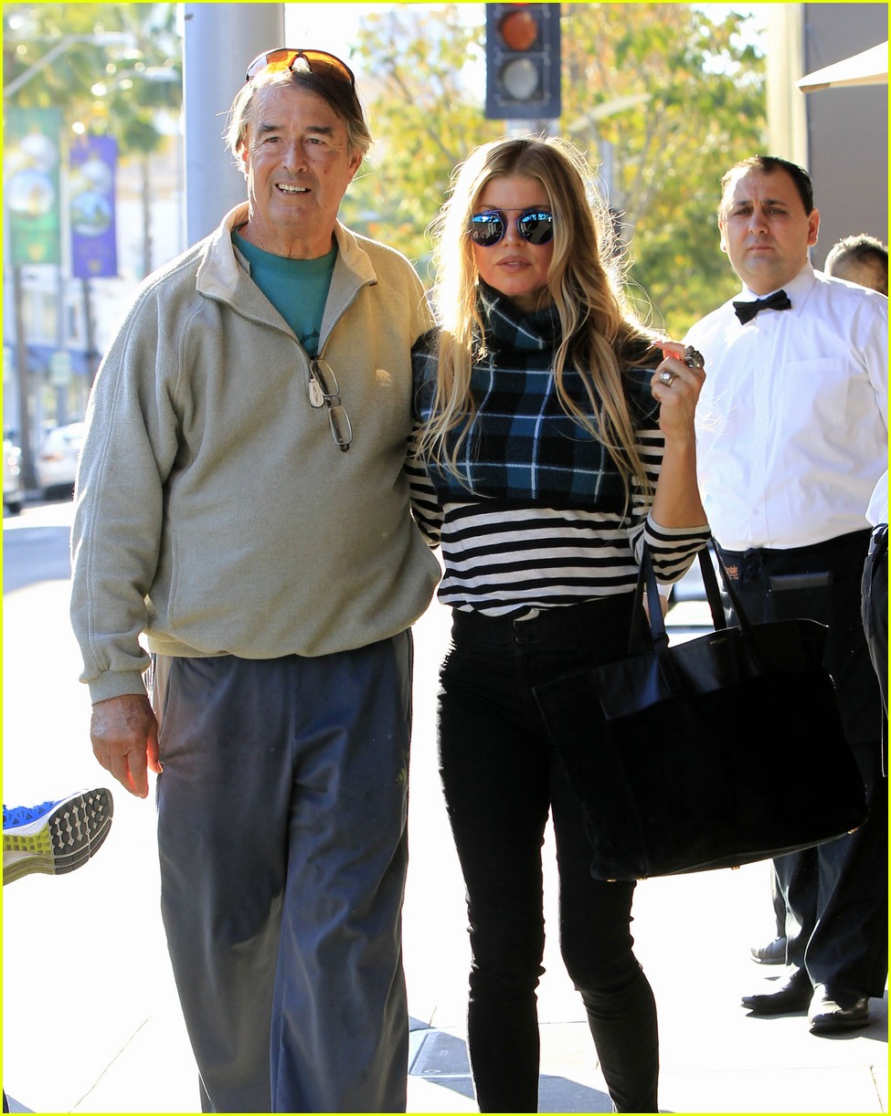 Fergie Grabs Lunch With Her Dad in Beverly Hills: Photo 3532015 ...
