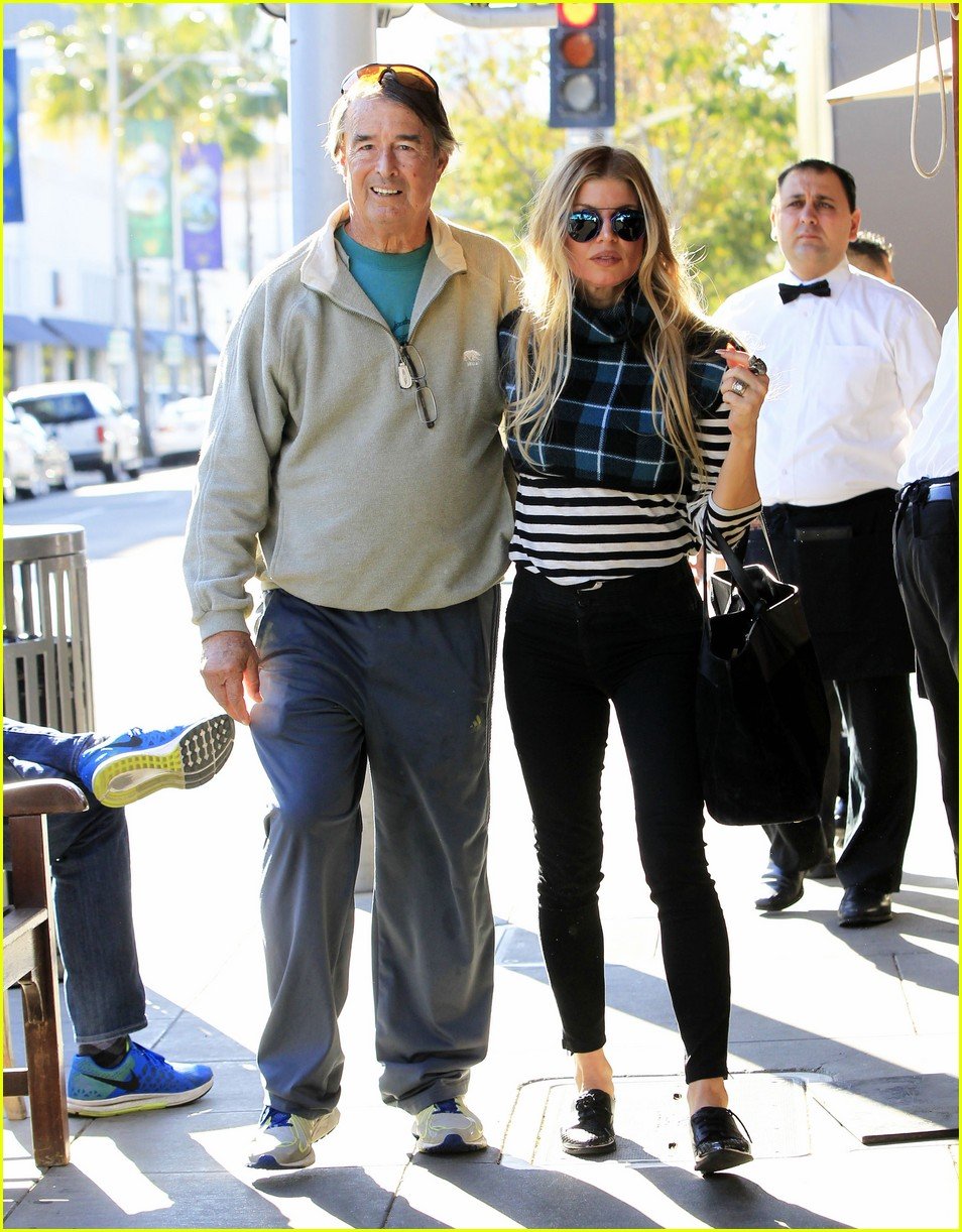 Fergie Grabs Lunch With Her Dad in Beverly Hills: Photo 3532016 ...
