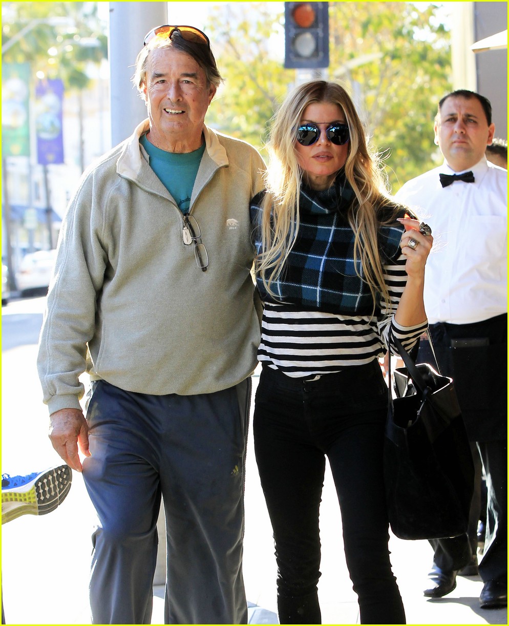 Fergie Grabs Lunch With Her Dad in Beverly Hills: Photo 3532017 ...