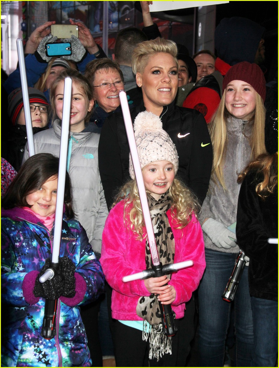 Pink Becomes UNICEF Ambassador & Joins Fight to End Malnutrition: Photo ...