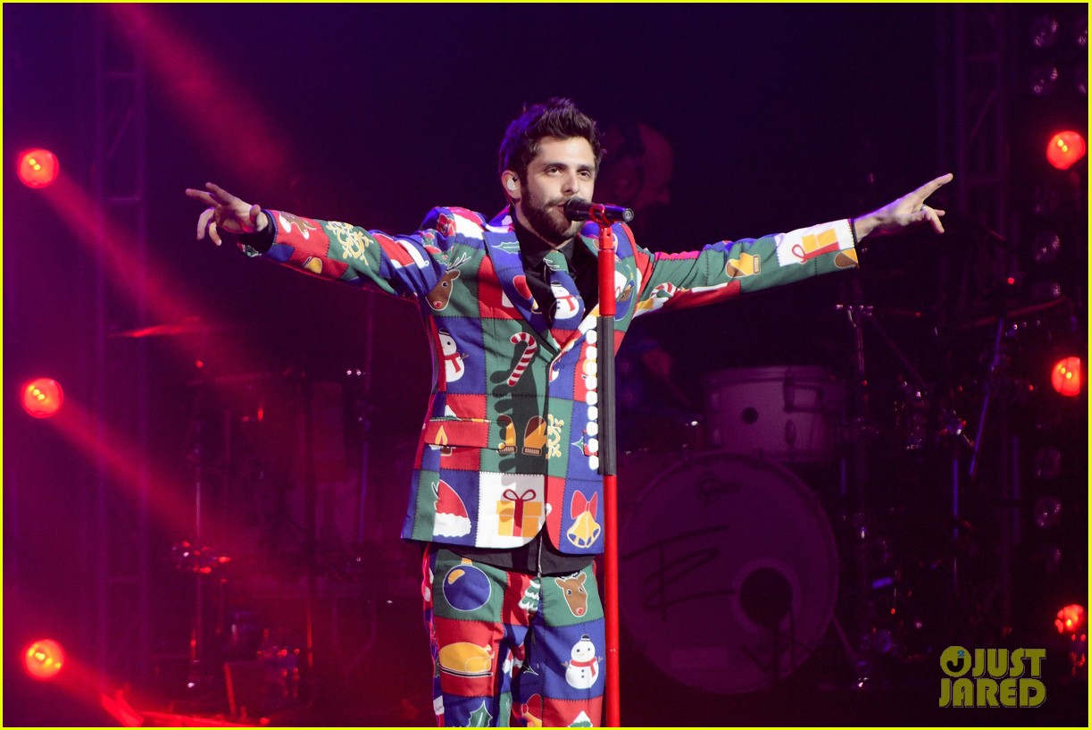 Thomas Rhett's Concert Outfit Is a Big Christmas Explosion!: Photo ...