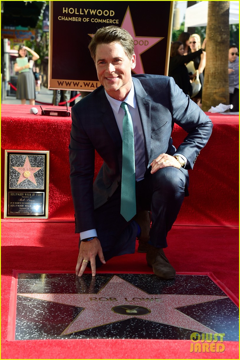 Gwyneth Paltrow Supports Rob Lowe at His Hollywood Walk of Fame ...