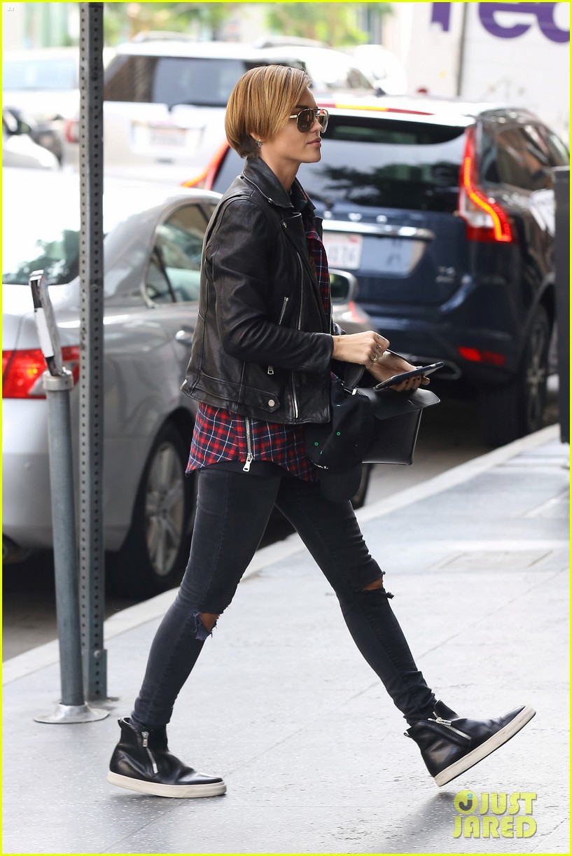 Ruby Rose & Singer Halsey Meet Up for Lunch Date: Photo 3536110 ...