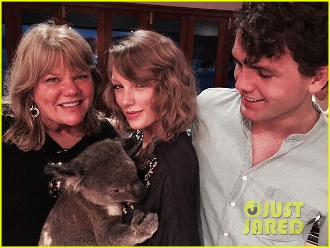 Taylor Swift Hangs with Blake Lively in Australia: 'Amazing Day Off ...