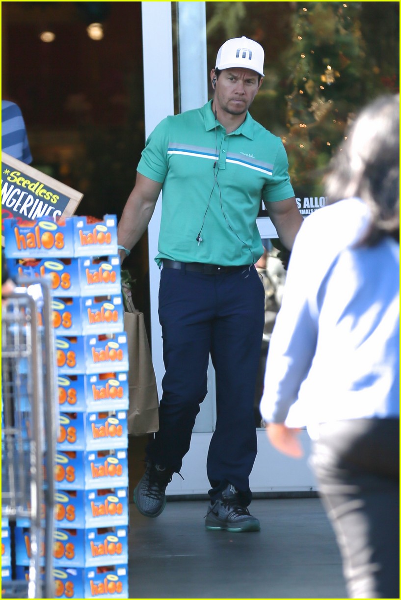 Mark Wahlberg Explains Why He's a Cool Dad: Photo 3521632 | Mark ...