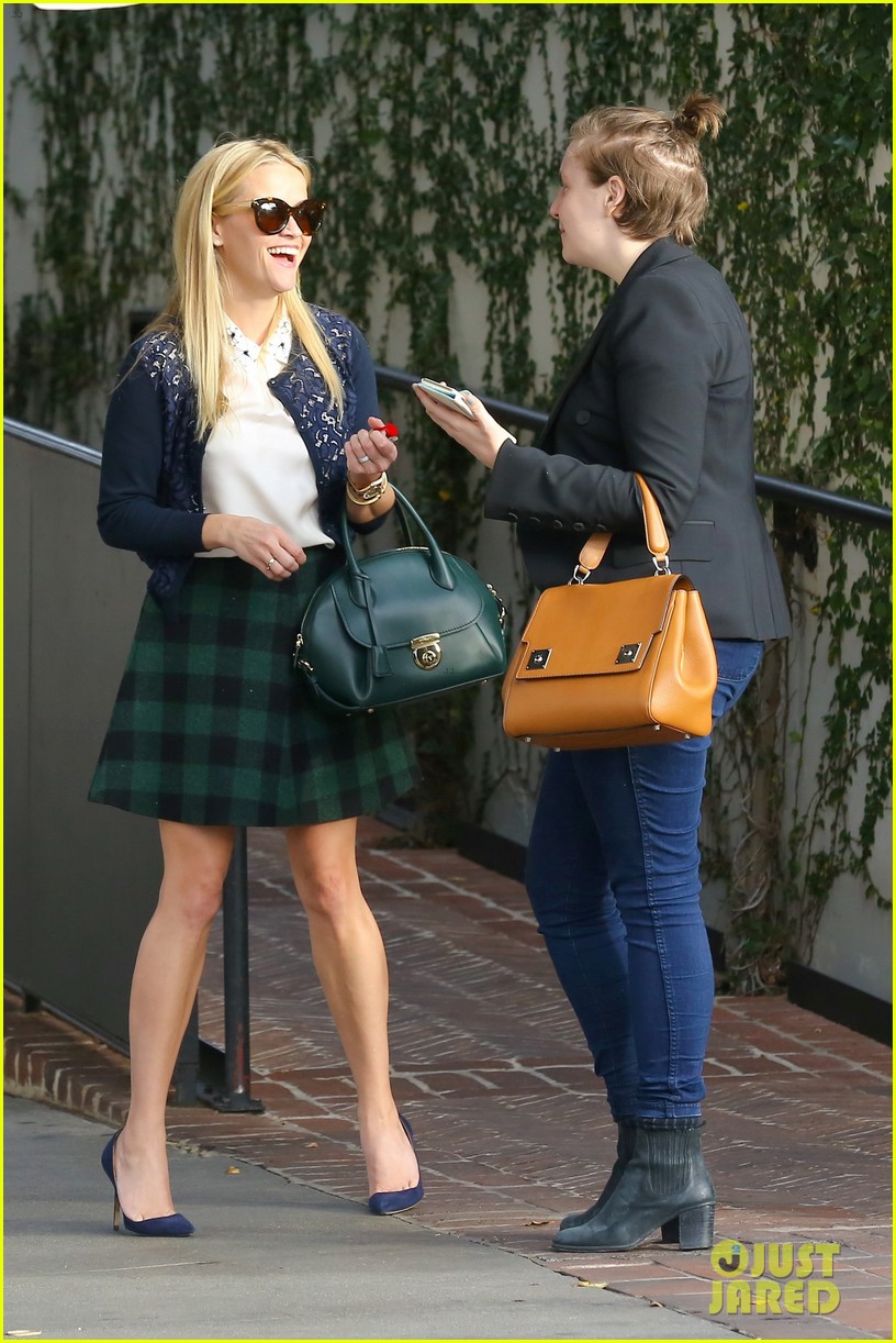 Reese Witherspoon Hangs with Funny Ladies Chelsea Handler & Lena Dunham ...