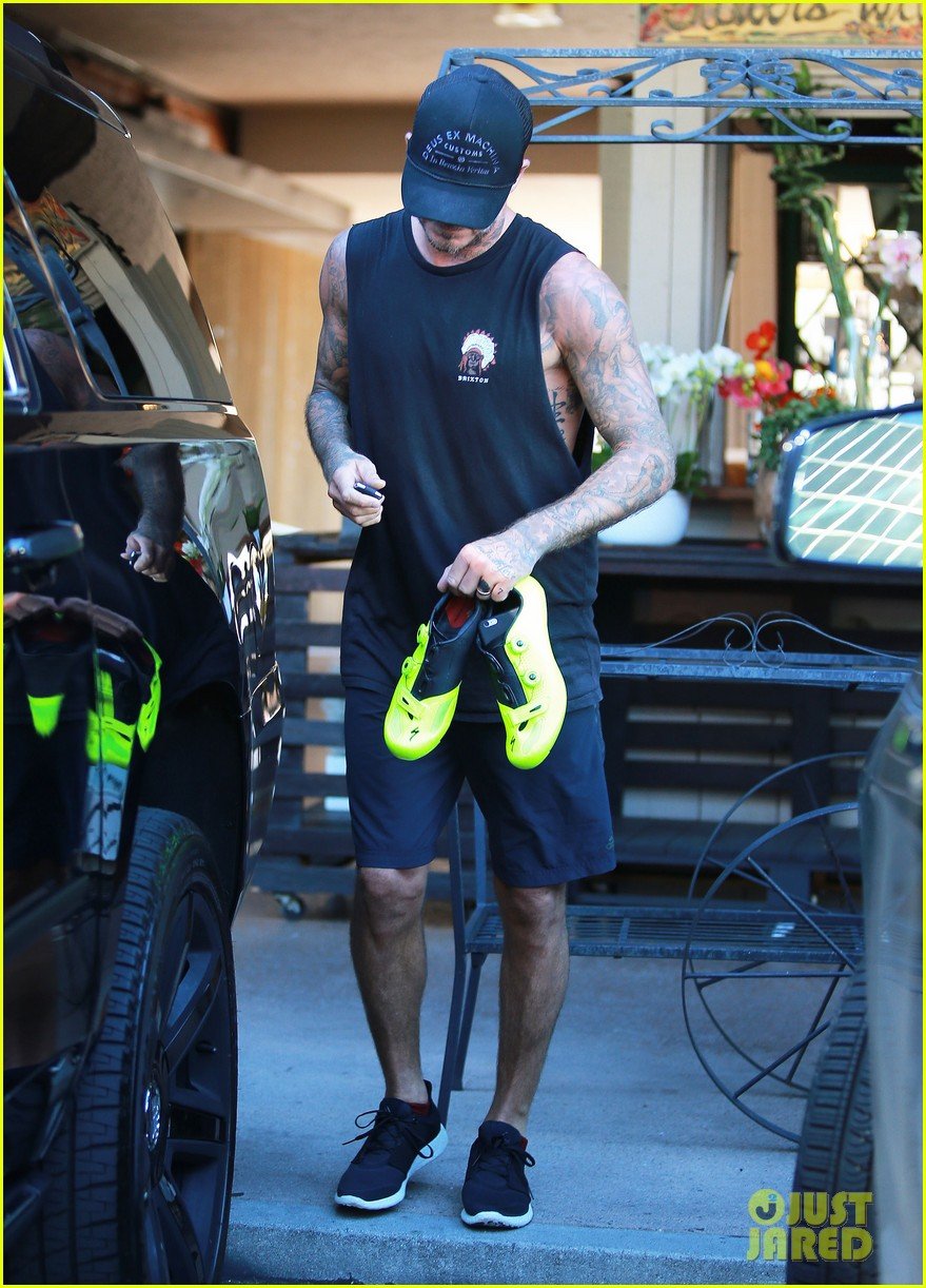 Photo: david beckham shows his arms 09 | Photo 3550778 | Just Jared ...